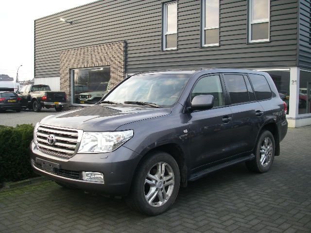 Nieuw binnen! Prachtige VDJ200 V8 4.5 D-4D | RV4WD